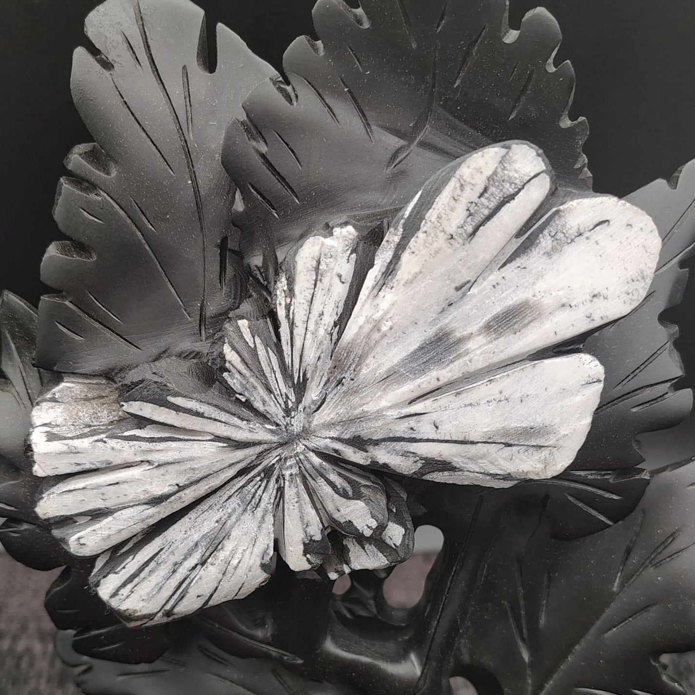 Natural Chrysanthemum Flower Stone Statue – Ron Coleman Mining